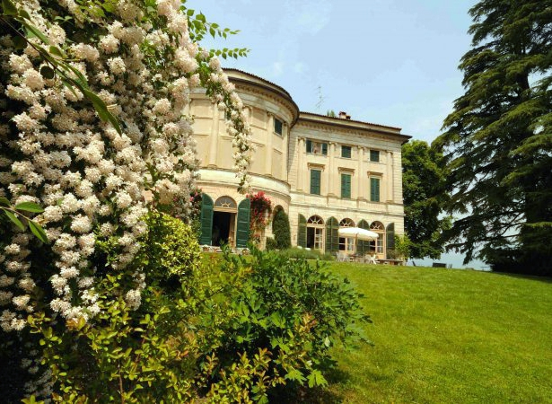 Villa Carcano, ad Anzano del Parco, in provincia di Como – LUOGHI del LARIO e oltre